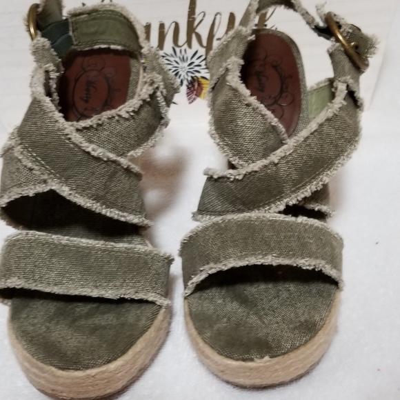 Matty | Shoes | Matty Avery Olive Textile Frayed Strap Platforms | Poshmark